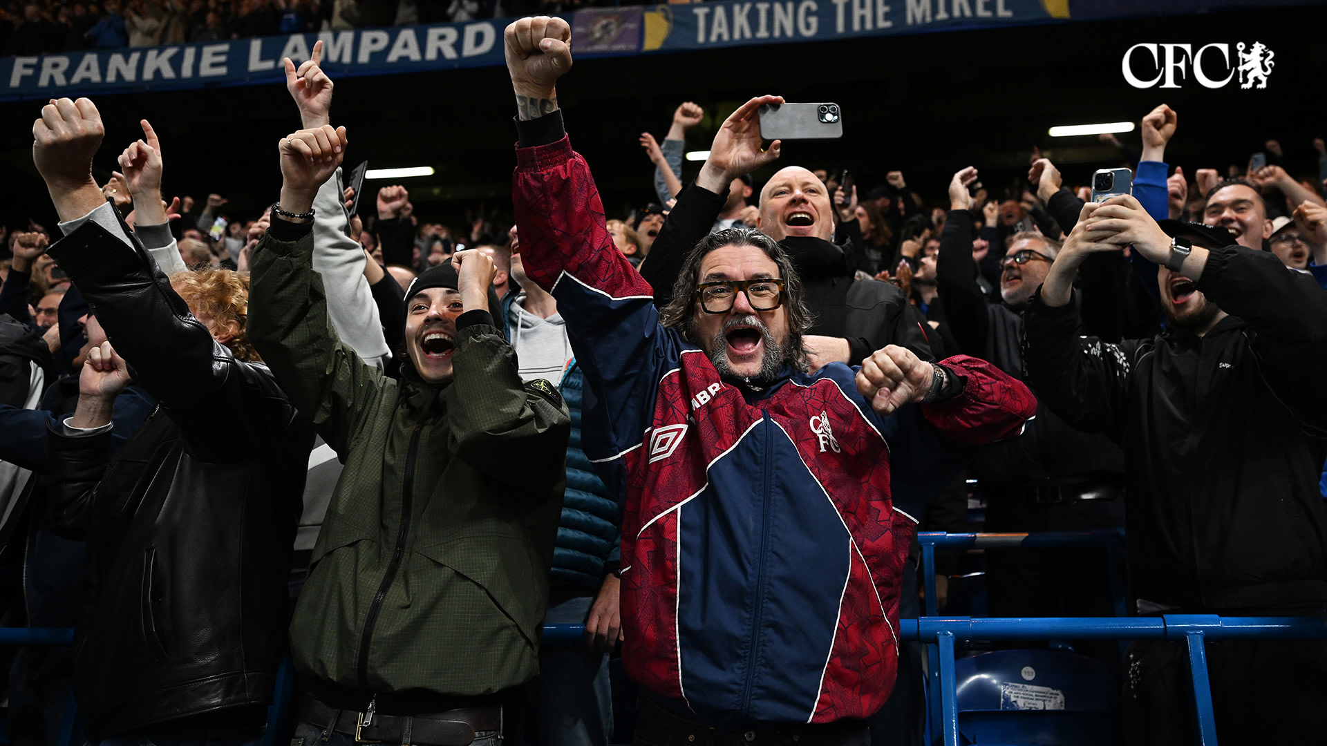 Fans at full-time 朗 | Video | Official Site | Chelsea Football Club