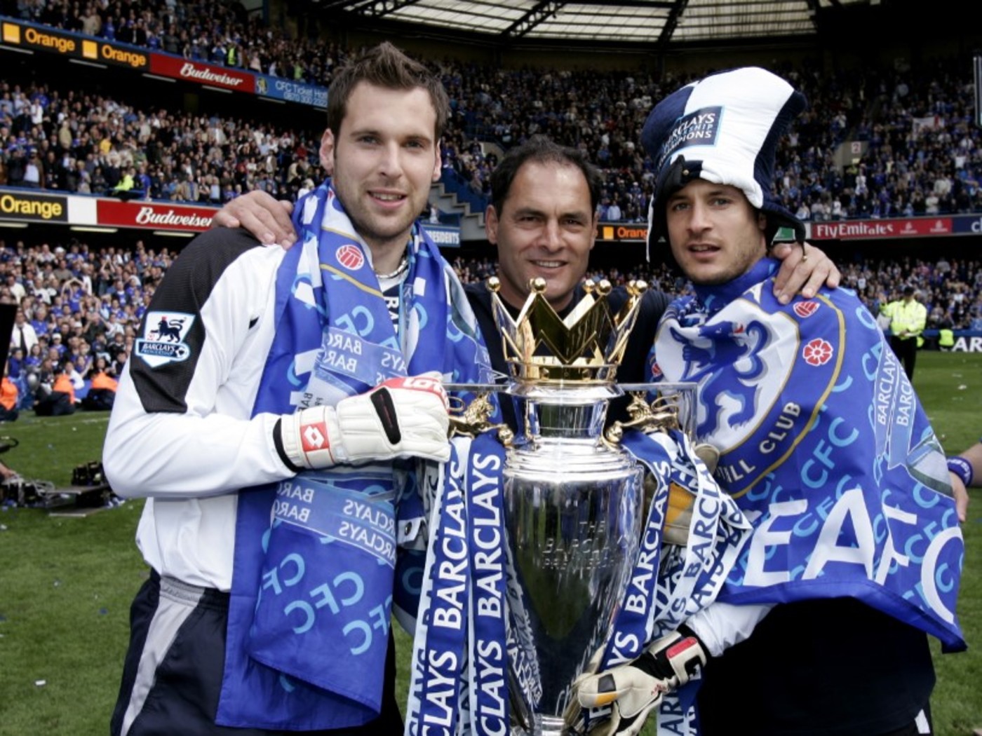 Petr Cech Diving Wallpaper