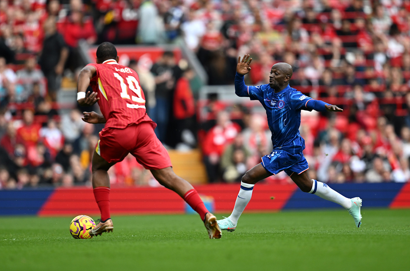 Liverpool Legends vs Chelsea Legends | Match | Official Site | Chelsea ...